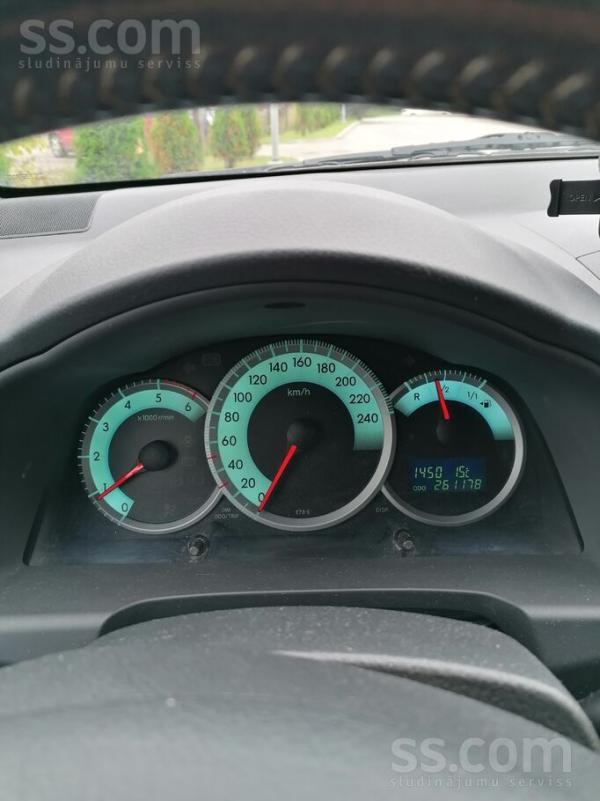 Grey Toyota Corolla Verso 2008 in Riga, with an engine capacity of 2.20 L and mileage of 261 thousand km for 2450 €, photo 6 on AUTOMOTO.COM.LV