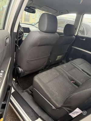 Pelēks Toyota Corolla Verso 2008 Viļņa, ar dzinēja tilpumu 2.23 L un nobraukumu 381 tūkst. km par 2300 €, foto 3 vietnē AUTOMOTO.COM.LV