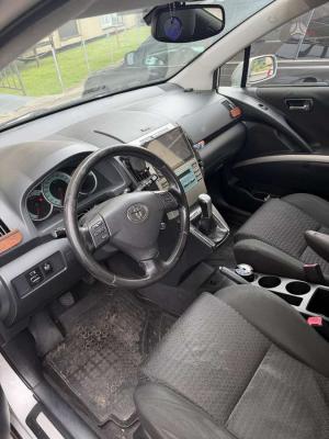 Pelēks Toyota Corolla Verso 2008 Viļņa, ar dzinēja tilpumu 2.23 L un nobraukumu 381 tūkst. km par 2300 €, foto 4 vietnē AUTOMOTO.COM.LV