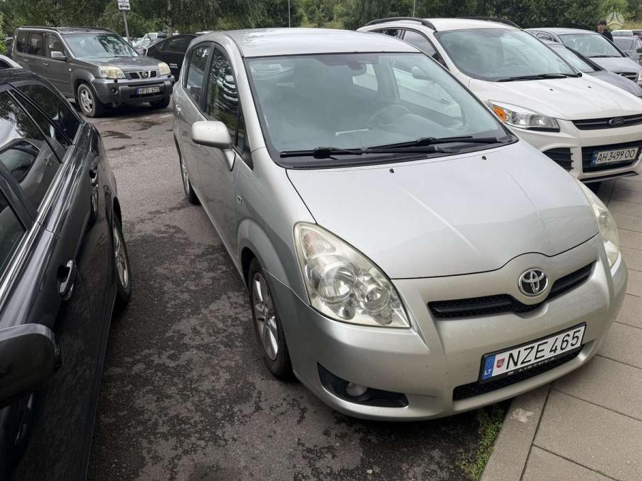 Pelēks Toyota Corolla Verso 2008 Viļņa, ar dzinēja tilpumu 2.23 L un nobraukumu 381 tūkst. km par 2300 €, foto 8 vietnē AUTOMOTO.COM.LV