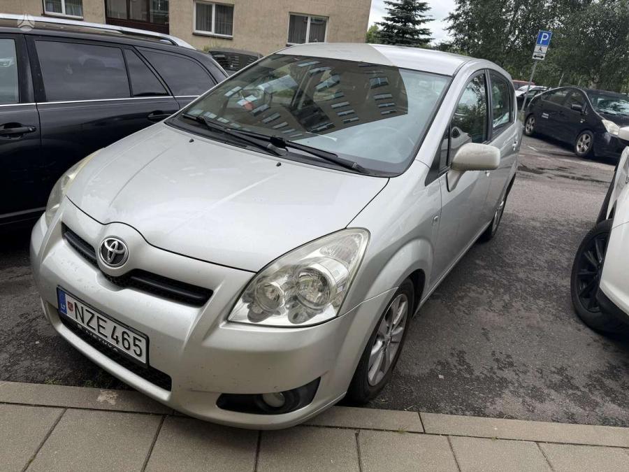 Pelēks Toyota Corolla Verso 2008 Viļņa, ar dzinēja tilpumu 2.23 L un nobraukumu 381 tūkst. km par 2300 €, foto 9 vietnē AUTOMOTO.COM.LV