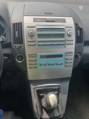 Pelēks Toyota Corolla Verso 2008 Kauņa, ar dzinēja tilpumu 2.23 L un nobraukumu 318 tūkst. km par 1850 €, foto 5 vietnē AUTOMOTO.COM.LV