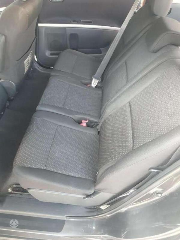 Pelēks Toyota Corolla Verso 2008 Kauņa, ar dzinēja tilpumu 2.23 L un nobraukumu 318 tūkst. km par 1850 €, foto 9 vietnē AUTOMOTO.COM.LV