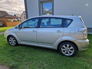 Grey Toyota Corolla Verso 2008 in Trakai, with an engine capacity of 2.23 L and mileage of 204 thousand km for 2100 €, photo 3 on AUTOMOTO.COM.LV