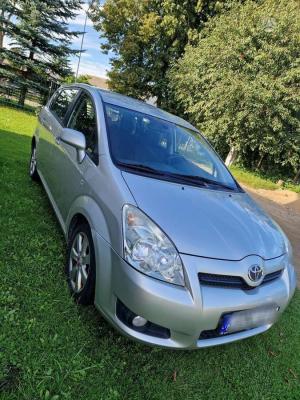 Grey Toyota Corolla Verso 2008 in Trakai, with an engine capacity of 2.23 L and mileage of 204 thousand km for 2100 €, photo 7 on AUTOMOTO.COM.LV