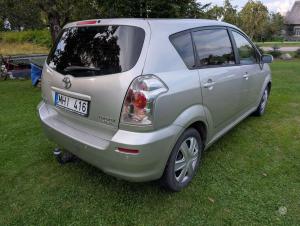 Grey Toyota Corolla Verso 2008 in Moletai, with an engine capacity of 1.80 L and mileage of 329 thousand km for 3300 €, photo 6 on AUTOMOTO.COM.LV