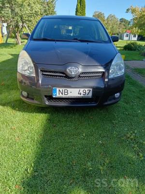 Grey Toyota Corolla Verso 2008 in Limbazi, with an engine capacity of 2.20 L and mileage of 292 thousand km for 1900 €, photo 3 on AUTOMOTO.COM.LV