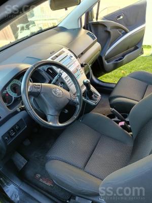 Grey Toyota Corolla Verso 2008 in Limbazi, with an engine capacity of 2.20 L and mileage of 292 thousand km for 1900 €, photo 4 on AUTOMOTO.COM.LV