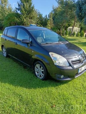 Grey Toyota Corolla Verso 2008 in Limbazi, with an engine capacity of 2.20 L and mileage of 292 thousand km for 1900 €, photo 6 on AUTOMOTO.COM.LV