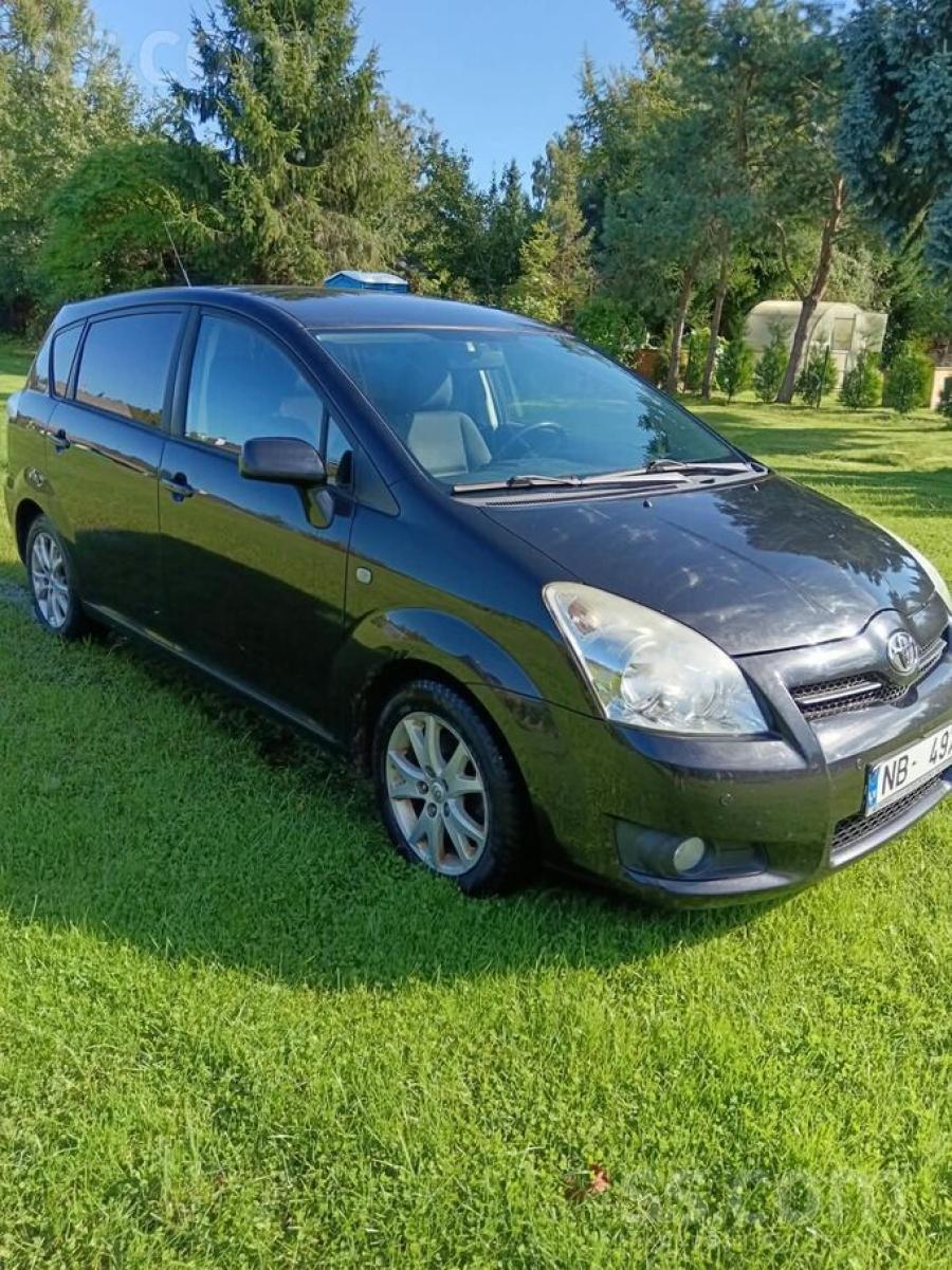 Grey Toyota Corolla Verso 2008 in Limbazi, with an engine capacity of 2.20 L and mileage of 292 thousand km for 1900 €, photo 6 on AUTOMOTO.COM.LV