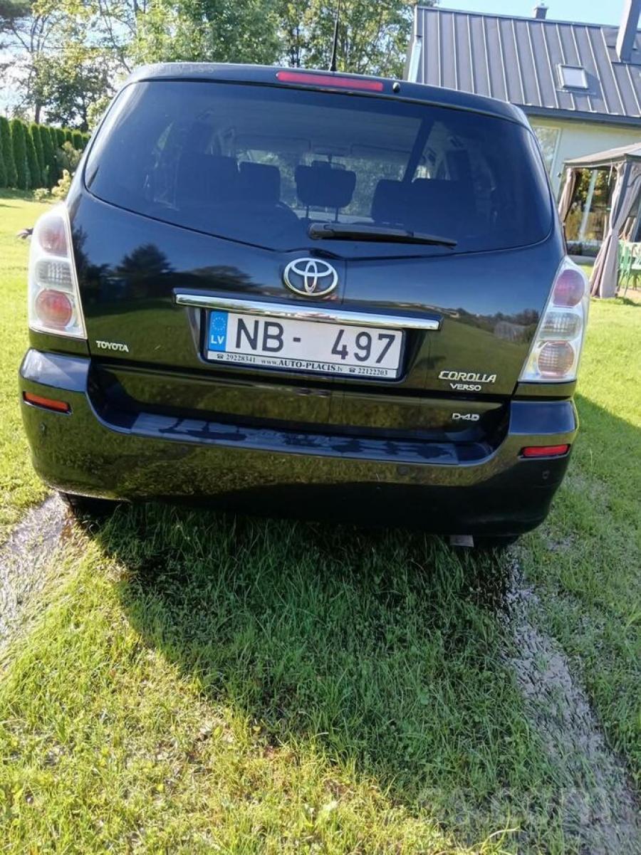 Grey Toyota Corolla Verso 2008 in Limbazi, with an engine capacity of 2.20 L and mileage of 292 thousand km for 1900 €, photo 8 on AUTOMOTO.COM.LV
