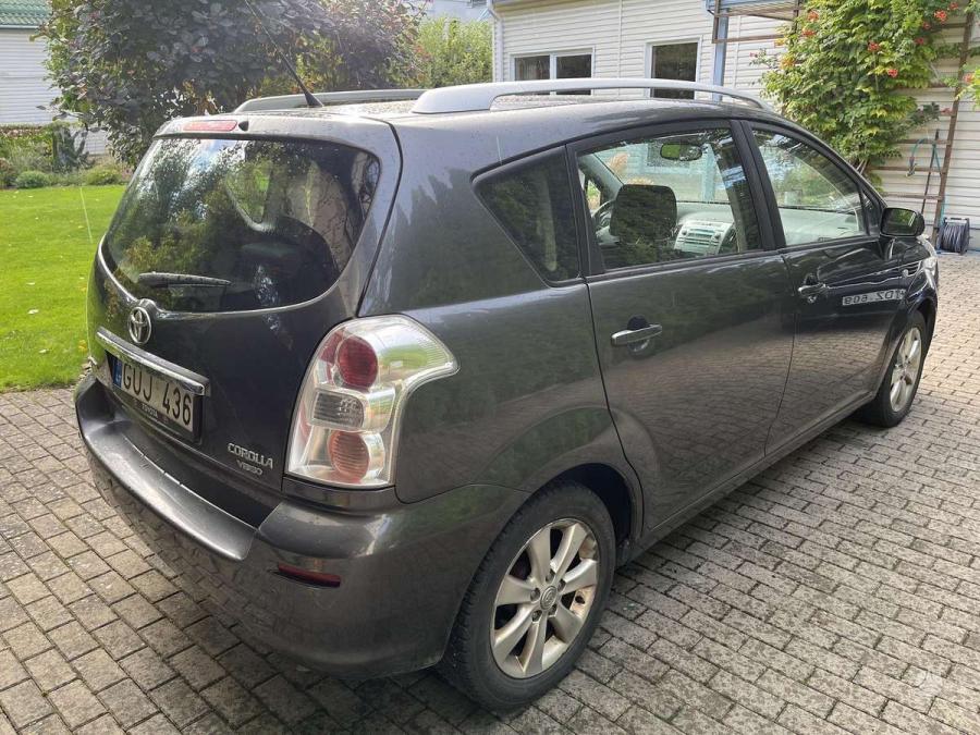 Pelēks Toyota Corolla Verso 2008 Šauļi, ar dzinēja tilpumu 1.79 L un nobraukumu 215 tūkst. km par 1880 €, foto 7 vietnē AUTOMOTO.COM.LV