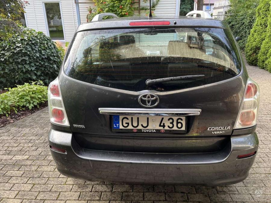 Pelēks Toyota Corolla Verso 2008 Šauļi, ar dzinēja tilpumu 1.79 L un nobraukumu 215 tūkst. km par 1880 €, foto 8 vietnē AUTOMOTO.COM.LV