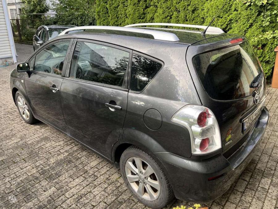 Pelēks Toyota Corolla Verso 2008 Šauļi, ar dzinēja tilpumu 1.79 L un nobraukumu 215 tūkst. km par 1880 €, foto 9 vietnē AUTOMOTO.COM.LV