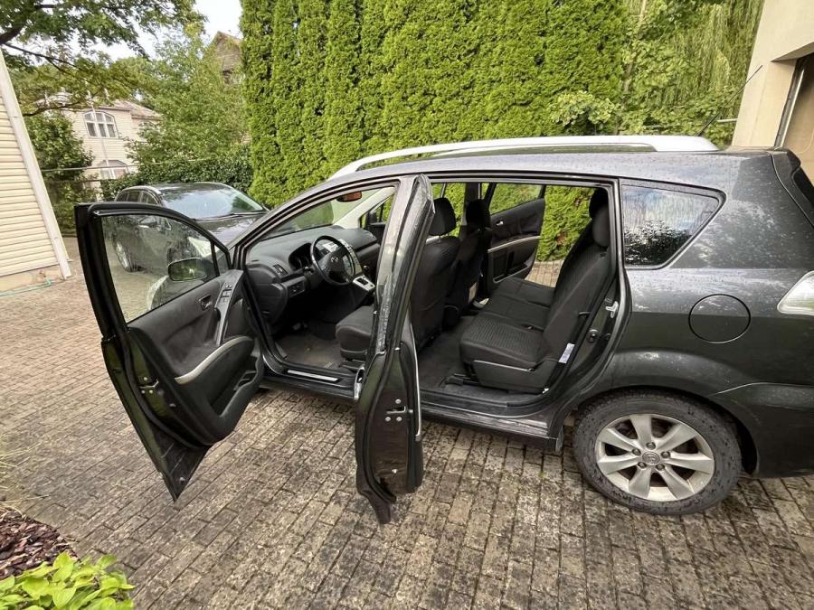 Pelēks Toyota Corolla Verso 2008 Šauļi, ar dzinēja tilpumu 1.79 L un nobraukumu 215 tūkst. km par 1880 €, foto 11 vietnē AUTOMOTO.COM.LV