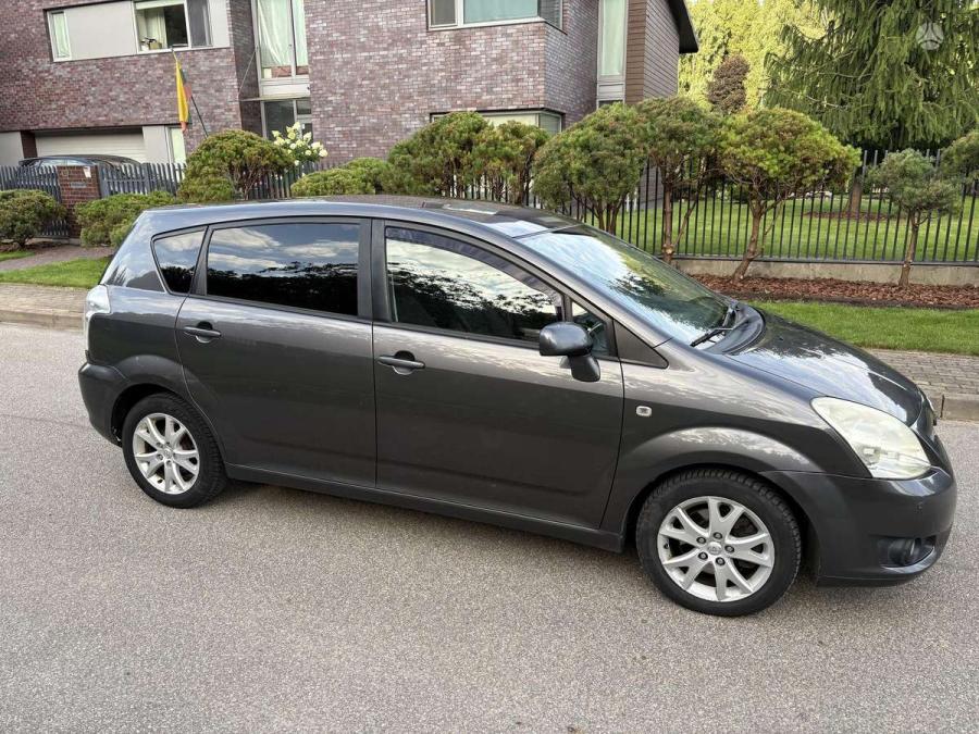 Pelēks Toyota Corolla Verso 2008 Viļņa, ar dzinēja tilpumu 2.23 L un nobraukumu 308 tūkst. km par 1950 €, foto 6 vietnē AUTOMOTO.COM.LV