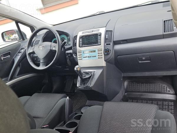 Toyota Corolla Verso 2008 Jelgava vietnÄ PelÄks Toyota Corolla Verso 2008 Jelgava, ar dzinÄja tilpumu 2.20 L un nobraukumu 345 tÅ«kst. km par 1950 ā¬, foto 8 vietnÄ AUTOMOTO.COM.LV