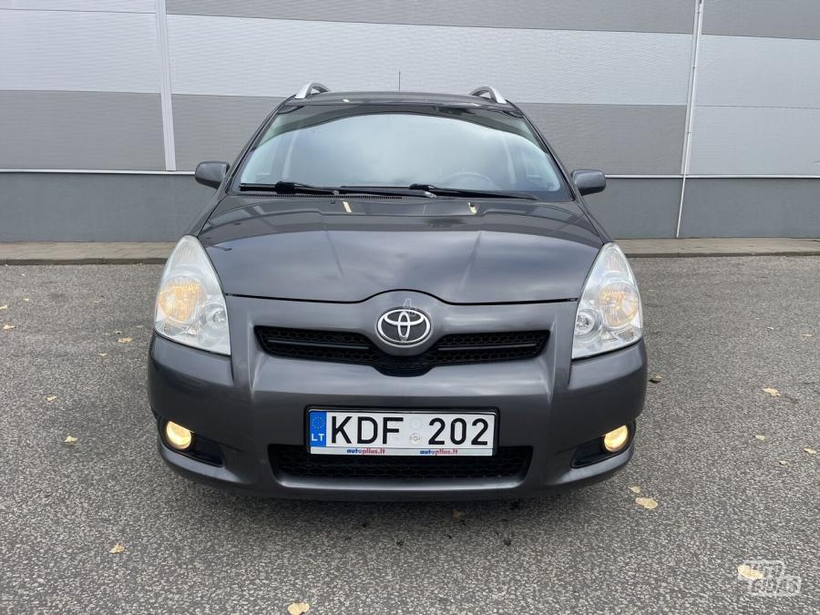 Grey Toyota Corolla Verso 2008 in Vilnius, with an engine capacity of 2.00 L and mileage of 240 thousand km for 2300 €, photo 5 on AUTOMOTO.COM.LV
