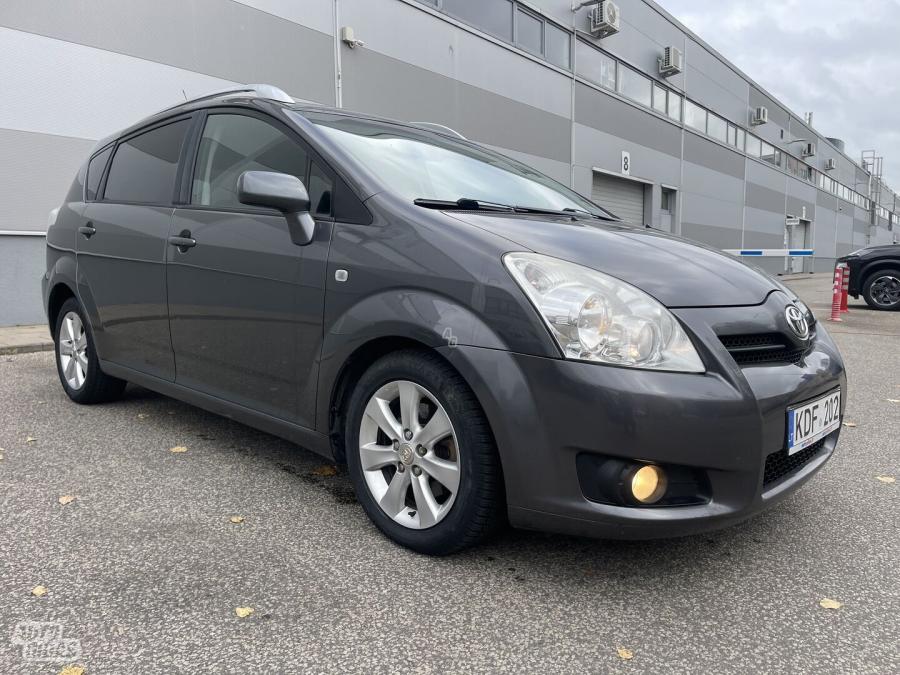 Grey Toyota Corolla Verso 2008 in Vilnius, with an engine capacity of 2.00 L and mileage of 240 thousand km for 2300 €, photo 6 on AUTOMOTO.COM.LV