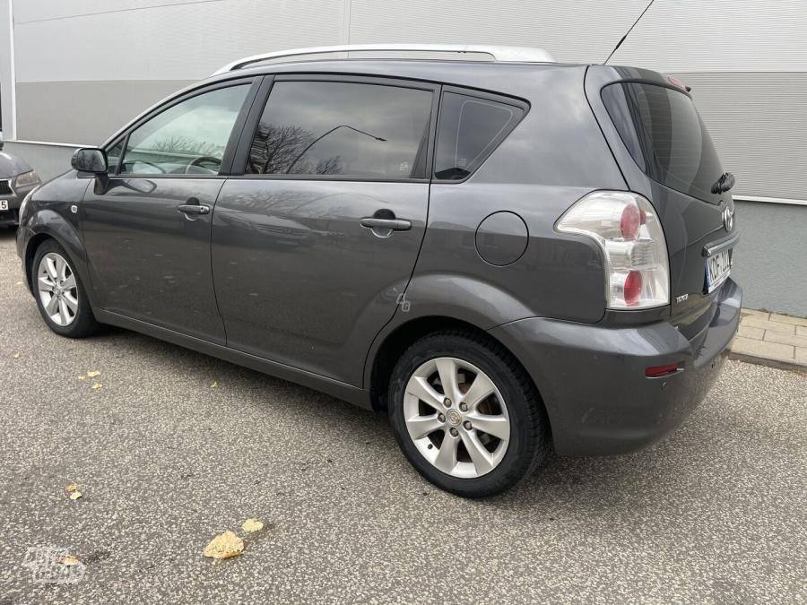 Grey Toyota Corolla Verso 2008 in Vilnius, with an engine capacity of 2.00 L and mileage of 240 thousand km for 2300 €, photo 8 on AUTOMOTO.COM.LV