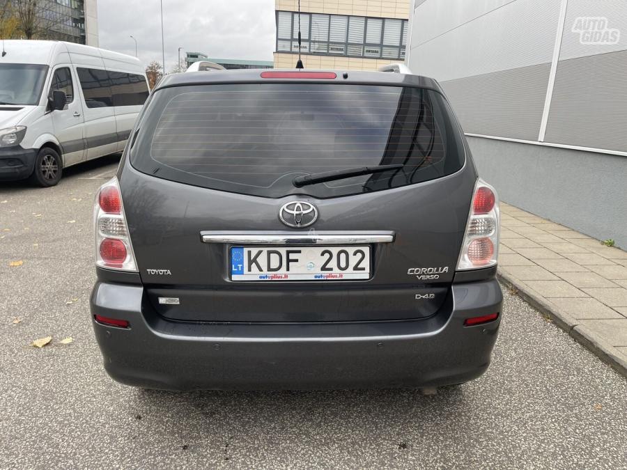 Grey Toyota Corolla Verso 2008 in Vilnius, with an engine capacity of 2.00 L and mileage of 240 thousand km for 2300 €, photo 12 on AUTOMOTO.COM.LV