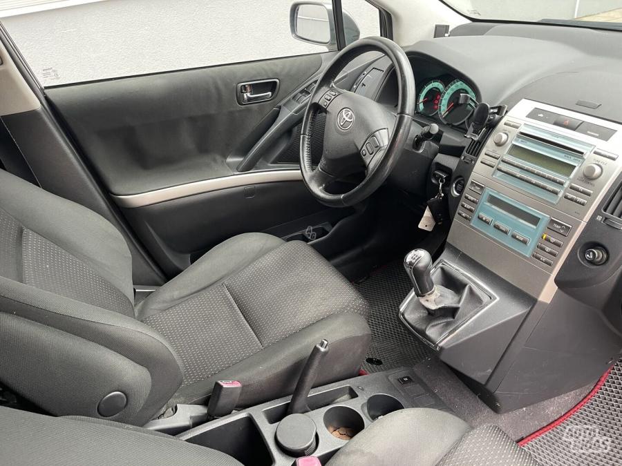 Grey Toyota Corolla Verso 2008 in Vilnius, with an engine capacity of 2.00 L and mileage of 240 thousand km for 2300 €, photo 31 on AUTOMOTO.COM.LV
