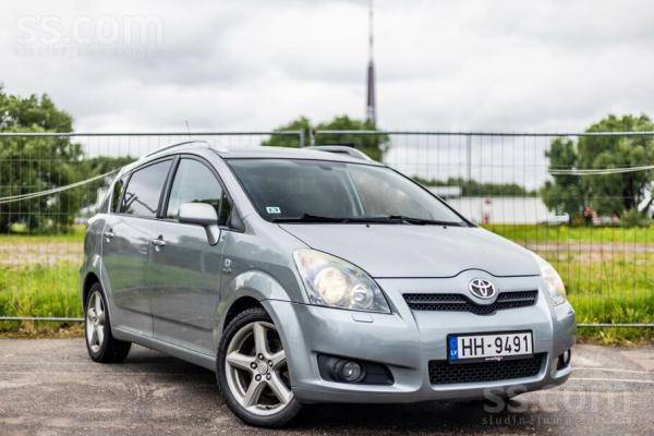 Pelēks Toyota Corolla Verso 2009 Rīga, ar dzinēja tilpumu 2.20 L un nobraukumu 264 tūkst. km par 3990 €, foto 2 vietnē AUTOMOTO.COM.LV