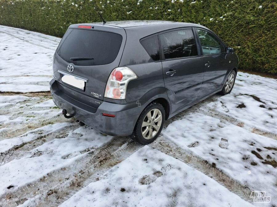 Grey Toyota Corolla Verso 2009 in Vilnius, with an engine capacity of 2.20 L and mileage of 274 thousand km for 3500 €, photo 7 on AUTOMOTO.COM.LV