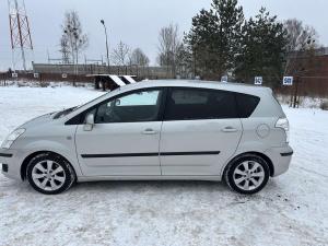 Pelēks Toyota Corolla Verso 2009 Alīta, ar dzinēja tilpumu 2.23 L un nobraukumu 269 tūkst. km par 3750 €, foto 8 vietnē AUTOMOTO.COM.LV