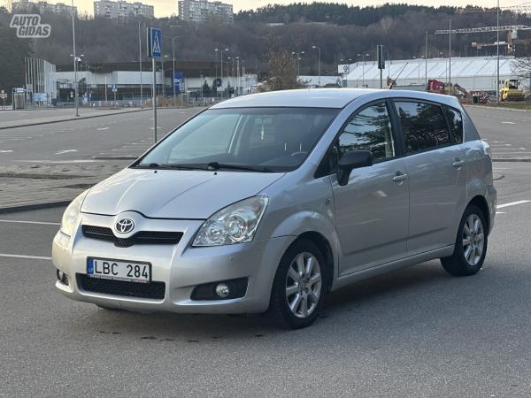 Серый Тойота Королла Версо 2009 в Вильнюс, объемом двигателя 2.20 л и пробегом 235 тыс. км за 2000 €, фото 1 на AUTOMOTO.COM.LV