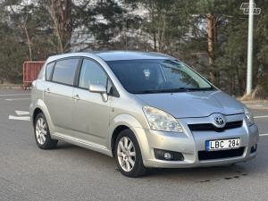 Grey Toyota Corolla Verso 2009 in Vilnius, with an engine capacity of 2.20 L and mileage of 235 thousand km for 2000 €, photo 4 on AUTOMOTO.COM.LV