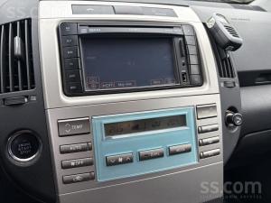 Grey Toyota Corolla Verso 2009 in Daugavpils, with an engine capacity of 2.20 L and mileage of 187 thousand km for 2500 €, photo 9 on AUTOMOTO.COM.LV