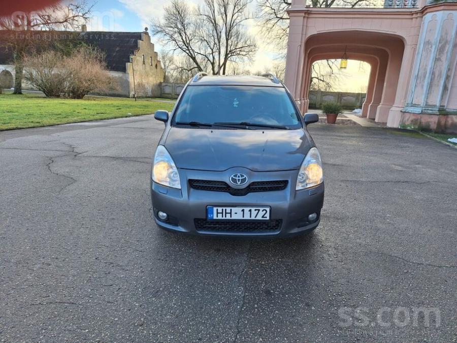 Pelēks Toyota Corolla Verso 2009 Dobele, ar dzinēja tilpumu 2.20 L un nobraukumu 318 tūkst. km par 2700 €, foto 6 vietnē AUTOMOTO.COM.LV