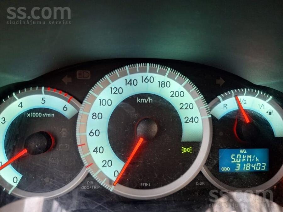 Pelēks Toyota Corolla Verso 2009 Dobele, ar dzinēja tilpumu 2.20 L un nobraukumu 318 tūkst. km par 2700 €, foto 9 vietnē AUTOMOTO.COM.LV