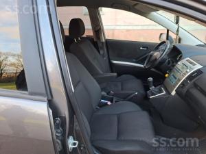 Pelēks Toyota Corolla Verso 2009 Dobele, ar dzinēja tilpumu 2.20 L un nobraukumu 318 tūkst. km par 2700 €, foto 12 vietnē AUTOMOTO.COM.LV