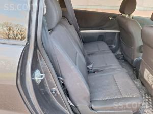 Pelēks Toyota Corolla Verso 2009 Dobele, ar dzinēja tilpumu 2.20 L un nobraukumu 318 tūkst. km par 2700 €, foto 14 vietnē AUTOMOTO.COM.LV