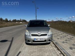 Grey Toyota Corolla Verso 2009 in Riga, with an engine capacity of 2.20 L and mileage of 436 thousand km for 2200 €, photo 16 on AUTOMOTO.COM.LV