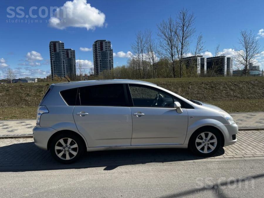 Grey Toyota Corolla Verso 2009 in Riga, with an engine capacity of 2.20 L and mileage of 436 thousand km for 2200 €, photo 17 on AUTOMOTO.COM.LV