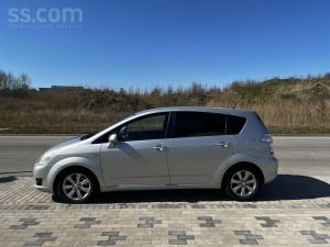 Grey Toyota Corolla Verso 2009 in Riga, with an engine capacity of 2.20 L and mileage of 436 thousand km for 2200 €, photo 21 on AUTOMOTO.COM.LV
