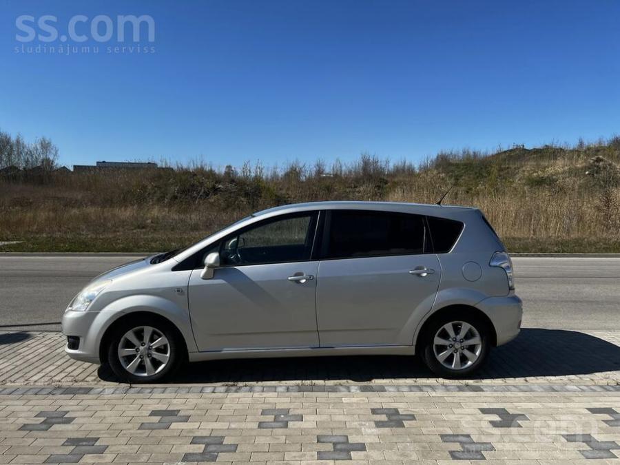 Grey Toyota Corolla Verso 2009 in Riga, with an engine capacity of 2.20 L and mileage of 436 thousand km for 2200 €, photo 21 on AUTOMOTO.COM.LV