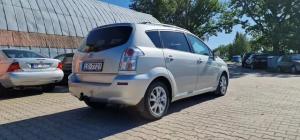 Grey Toyota Corolla Verso 2009 in Valmiera, with an engine capacity of 2.20 L and mileage of 308 thousand km for 3100 €, photo 4 on AUTOMOTO.COM.LV