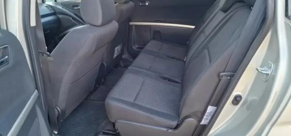 Grey Toyota Corolla Verso 2009 in Valmiera, with an engine capacity of 2.20 L and mileage of 308 thousand km for 3100 €, photo 10 on AUTOMOTO.COM.LV
