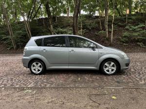 Grey Toyota Corolla Verso 2009 in Vilnius, with an engine capacity of 2.23 L and mileage of 287 thousand km for 3500 €, photo 8 on AUTOMOTO.COM.LV