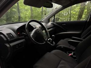 Grey Toyota Corolla Verso 2009 in Vilnius, with an engine capacity of 2.23 L and mileage of 287 thousand km for 3500 €, photo 10 on AUTOMOTO.COM.LV