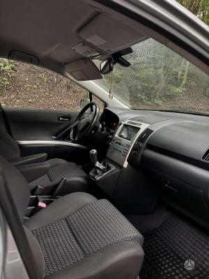 Grey Toyota Corolla Verso 2009 in Vilnius, with an engine capacity of 2.23 L and mileage of 287 thousand km for 3500 €, photo 11 on AUTOMOTO.COM.LV