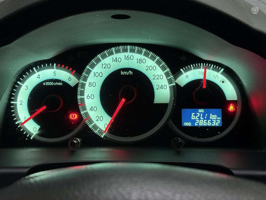Grey Toyota Corolla Verso 2009 in Vilnius, with an engine capacity of 2.23 L and mileage of 287 thousand km for 3500 €, photo 12 on AUTOMOTO.COM.LV