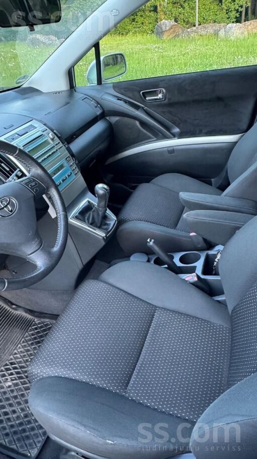 Pelēks Toyota Corolla Verso 2009 Rīga, ar dzinēja tilpumu 2.20 L un nobraukumu 243 tūkst. km par 3200 €, foto 9 vietnē AUTOMOTO.COM.LV