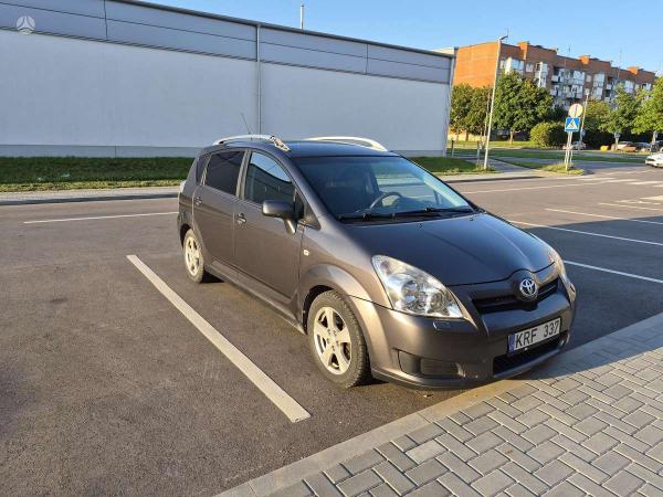 Серый Тойота Королла Версо 2009 в Гаргждай, объемом двигателя 2.23 л и пробегом 253 тыс. км за 2400 €, фото 3 на AUTOMOTO.COM.LV