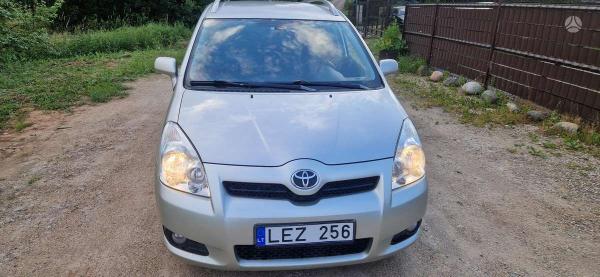 Pelēks Toyota Corolla Verso 2009 Viļņa, ar dzinēja tilpumu 2.23 L un nobraukumu 257 tūkst. km par 2900 €, foto 1 vietnē AUTOMOTO.COM.LV