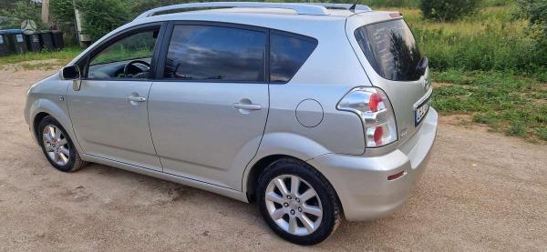 Pelēks Toyota Corolla Verso 2009 Viļņa, ar dzinēja tilpumu 2.23 L un nobraukumu 257 tūkst. km par 2900 €, foto 5 vietnē AUTOMOTO.COM.LV